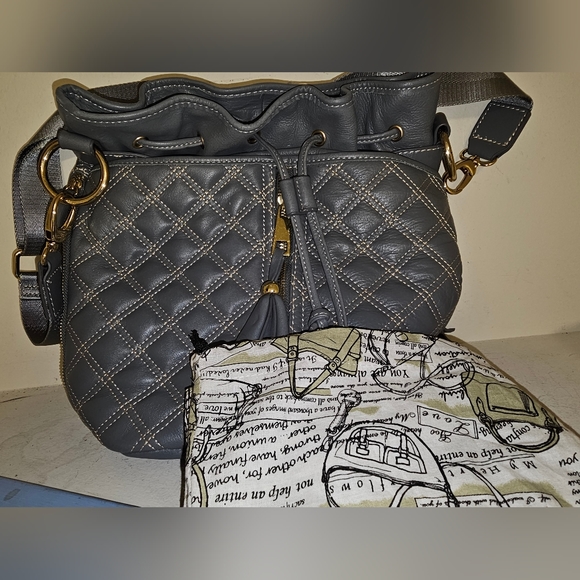 Barr & Barr | Bags | Barr Barr Of New York Quilted Gray Leather Bucket ...